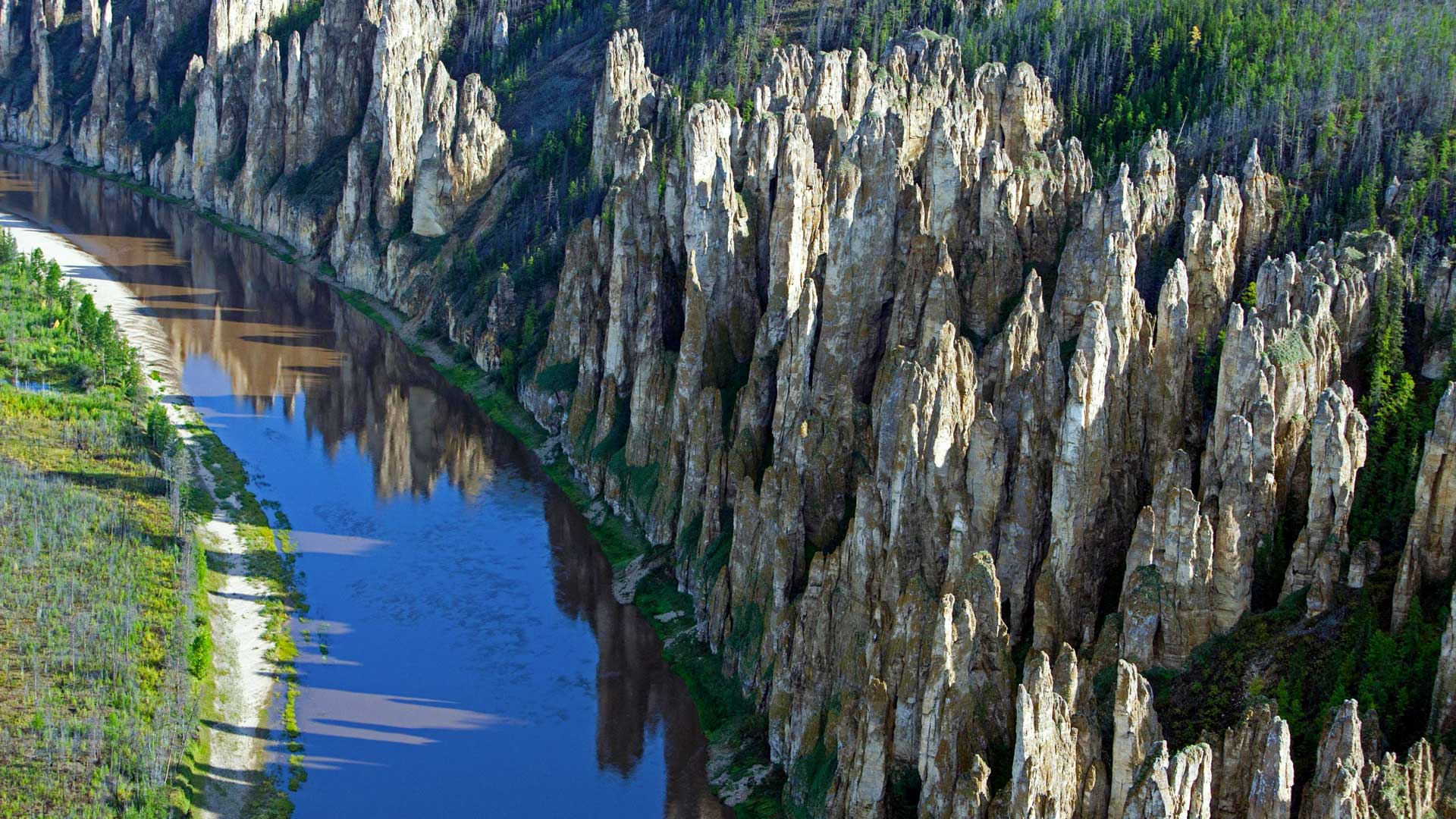Kamenné stĺpy Lena - Jakutsko - PlaceMania