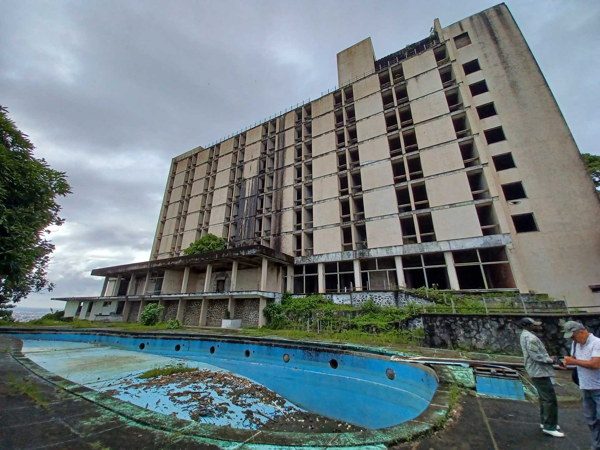 Opustený hotel Ducor - Libéria - PlaceMania