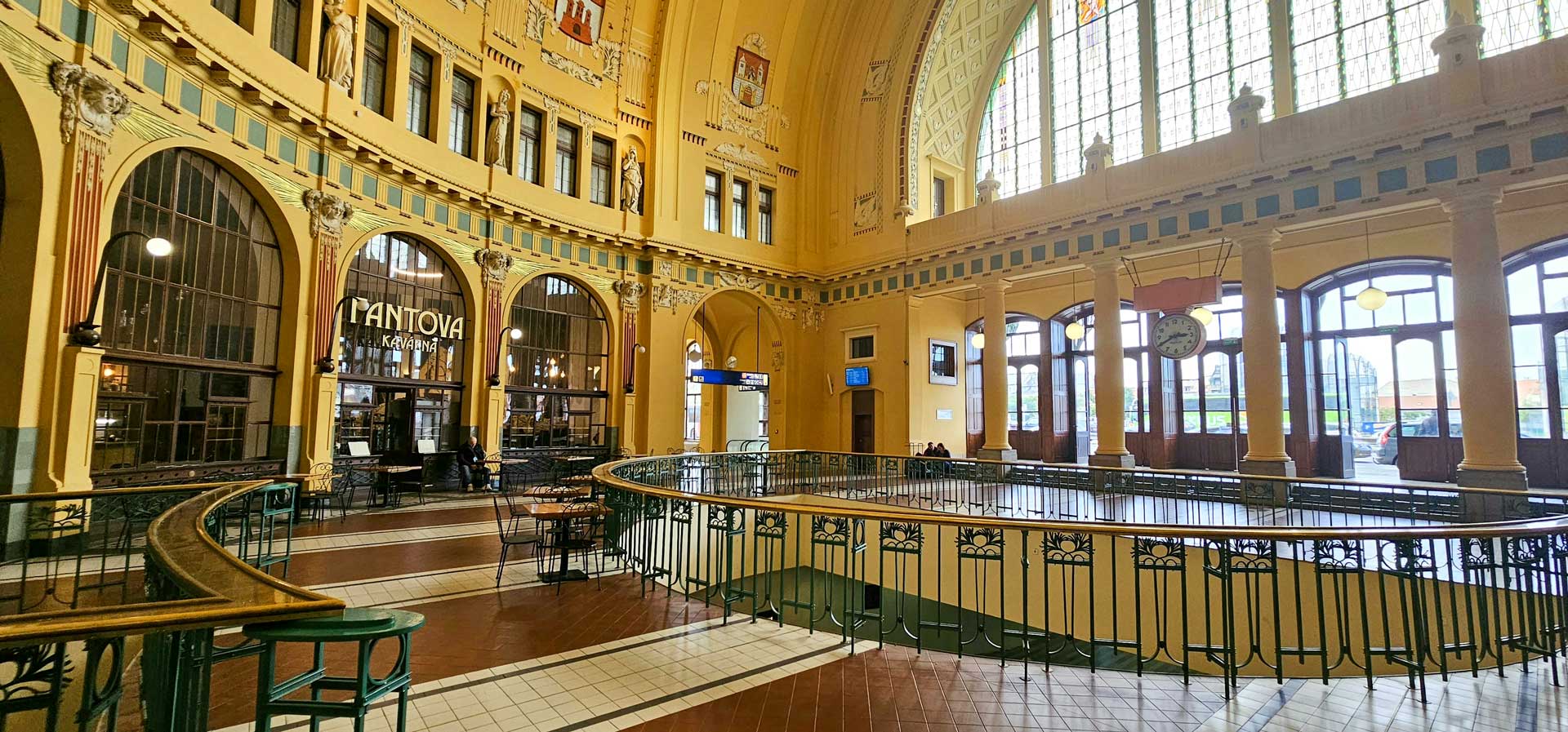 Vestibul na hlavním nádraží v Praze - Česko - PlaceMania