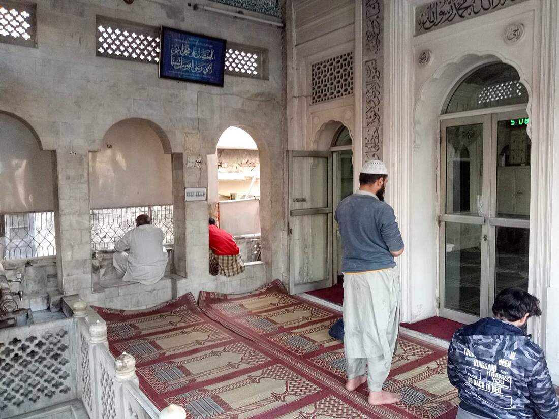 Shab Bhar Masjid - Pakistan - PlaceMania