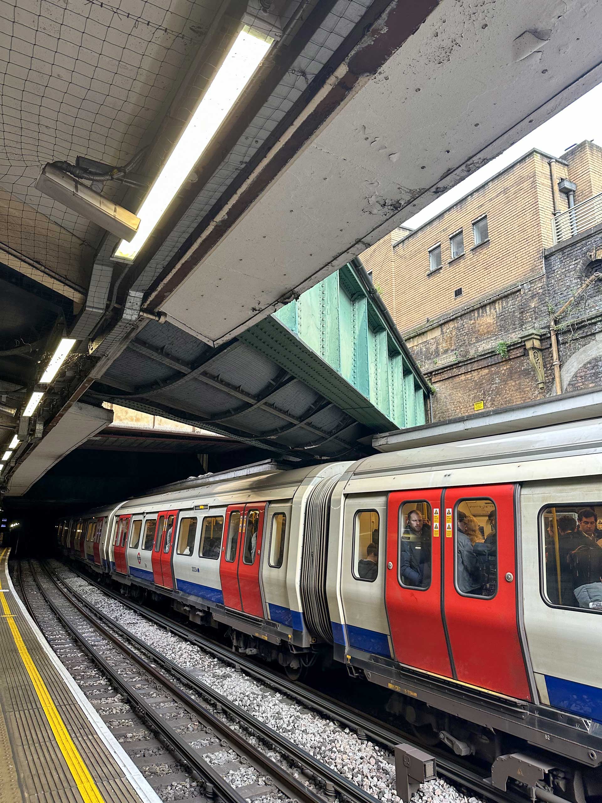 Stanica metra Sloane Square - Londýn - PlaceMania